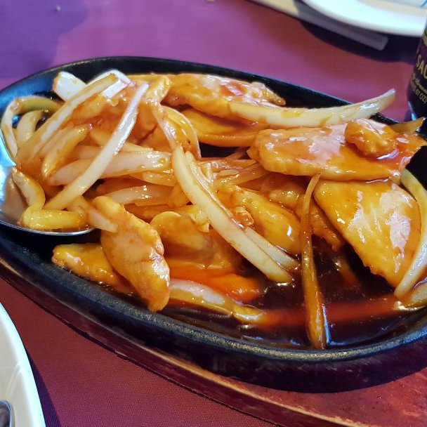 Sizzling Chicken Cantonese Style @ Ken Ho Restaurant on Eaten